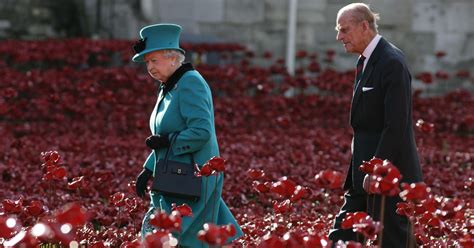 Inside Queen Elizabeth Ii S Private Life Behind The Scenes Stories About The Queen