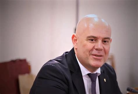 Главният прокурор Иван Гешев предложи на Висшия съдебен съвет ВСС да наложи дисциплинарно