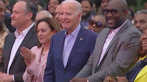 Biden Appears To Freeze For Several Seconds At White House Event Us