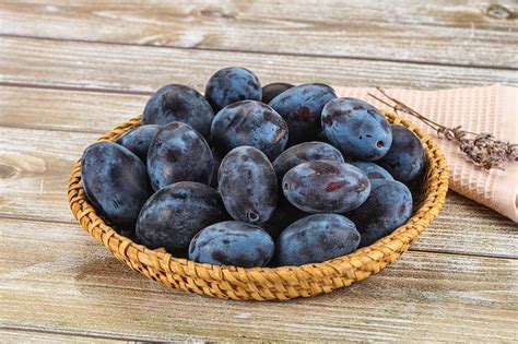 6 Manfaat Buah Jamblang Untuk Kesehatan Sayang Dilewatkan