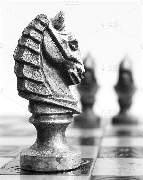 在棋盘上拍摄的象棋