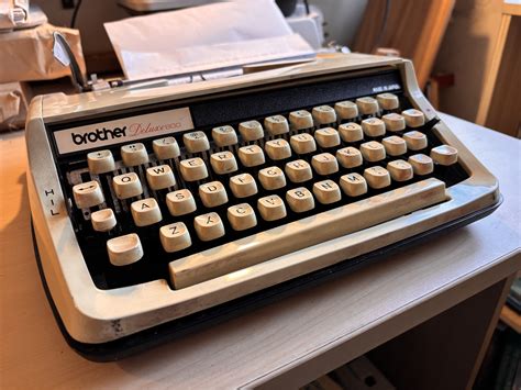 Typewriter And Retro Office Museum Showcase 14 Brother Deluxe 800