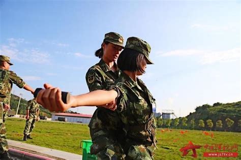 探訪軍營看武警女教頭們如何過七夕 每日頭條