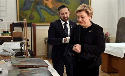 რადიო სივრცე Fm 98 5 Radio Sivrce 🎨 [ფოტო] ხელოვნების სასახლეს ევროპული ხელოვნების სამი ნიმუში