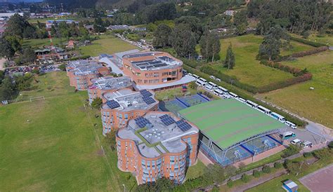 El Colegio Rochester Comprometido Con El Cuidado Y Protección De