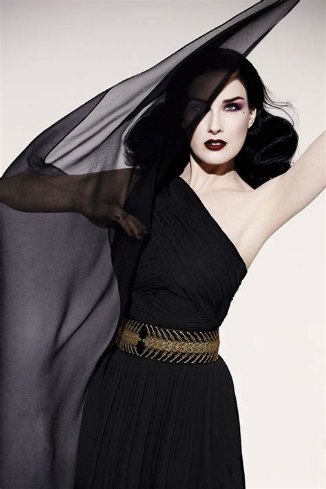 La famosa modelo erótica Dita Von Teese publica su nueva canción Disintegration Spanish china