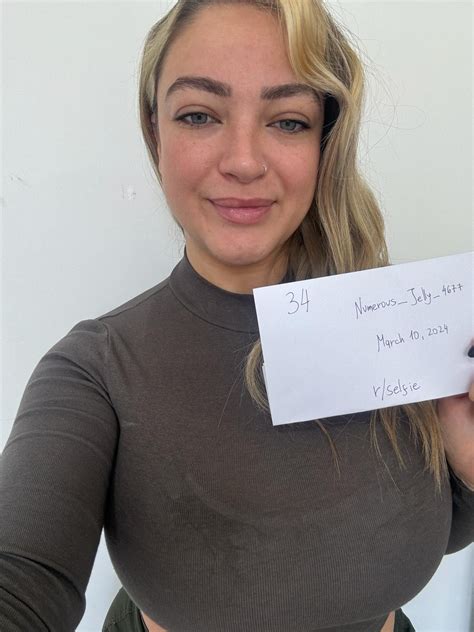 Verification Photos [f34] R Selfie