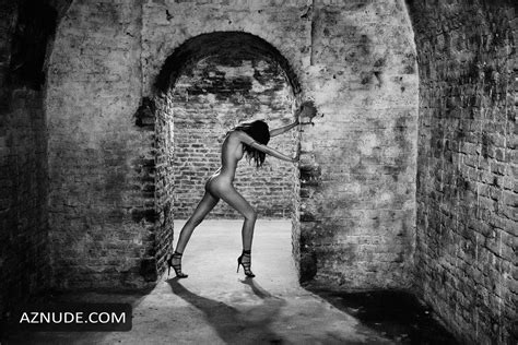 Pauline Moulettes Nude And Sexy Aznude
