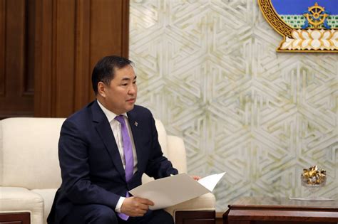 Өгүүллэг Д Нацагдорж Хөдөө талын үзэсгэлэн