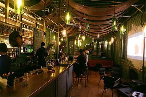 平川加盟费多少钱平川加盟费低至10万元平川加盟怎么样酒吧附近做什么生意？掌握这个秘诀，你的创业路将一马平川！加盟星百度招商加盟服务平台