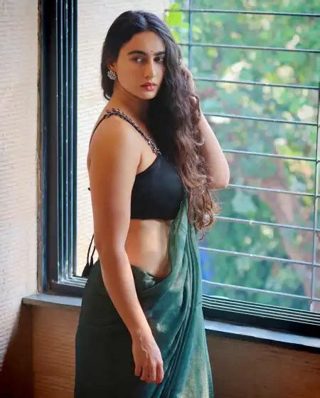 Megha Shukla Hot And Sexy Pics And Photo In Saree