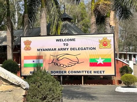 မိုရေးစစ်ရှောင် လက်နက်ကြီးဒဏ်နဲ့ ထောင်ဘူးဝကြားက လွန်ဆွဲပွဲ Bbc News မြန်မာ