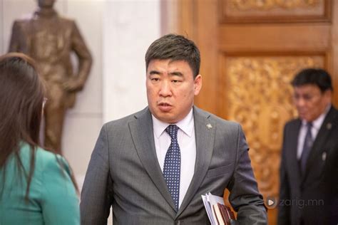 Ц Идэрбат Өвчилсөн хойно нь малаа вакцинжуулдаг байдлаа өөрчлөхгүй бол өвчтэй малтай улс мөнхөд