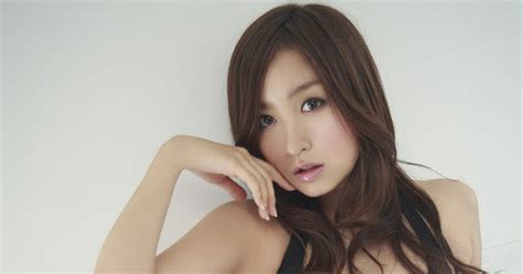 Top Model Aya Kiguchi Cute Bikini Idol