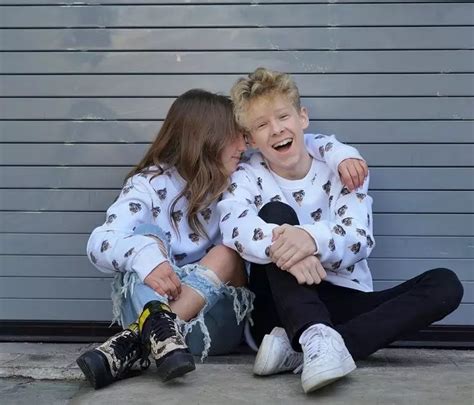 Piper And Lev Scrolller