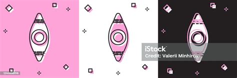 분홍색과 흰색 검은 색 배경에 고립 카약과 패들 아이콘을 설정합니다 낚시와 관광을위한 카약과 카누 야외 활동 벡터 일러스트레이션 강에 대한 스톡 벡터 아트 및 기타 이미지