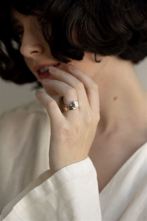 Contour V Cigar Band June Rings