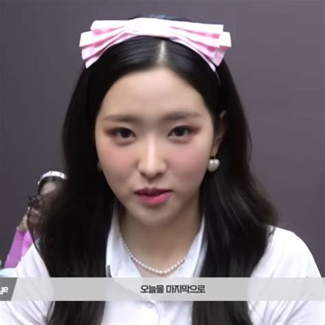 Loona Gowon Hyeju Yves Haseul Vivi Jinsoul Chuu Yerim Kim Lip Yeojin