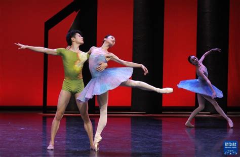 上海芭蕾舞团原创芭蕾《大地之光》在沪首演 新华网