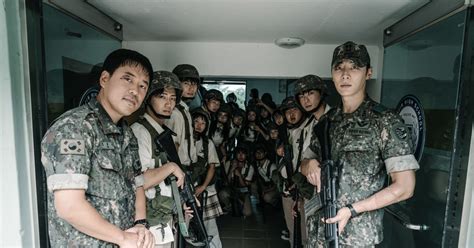 한국 육군과 맞먹을 정도라는 남녀 고등학생들로 구성된 군부대 필더무비