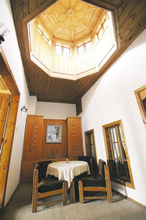 за Къщата с маймунката разказ от Чамурковата къща за гости