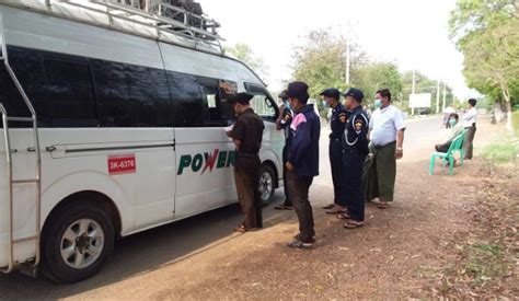 ခင်ဦးမြို့တွင် ခရီးသွားများအား နိုင်ငံသားစိစစ်ရေးကတ် ကိုင်ဆောင်သ