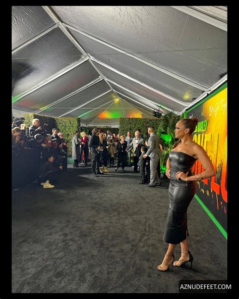 Sundra Oakley Feet Aznudefeet