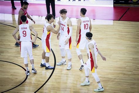 组图：中国胜巴林晋级世界杯 赵睿闪电突破 搜狐大视野 搜狐新闻