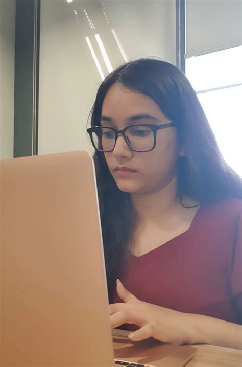 Make Linkedin Your New Social Media Khushi Saraf