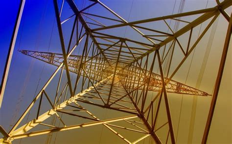 How Capacitance Impacts The Efficiency Of Transmission Lines