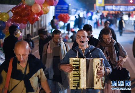 世界各地迎新年 藏地阳光新闻网