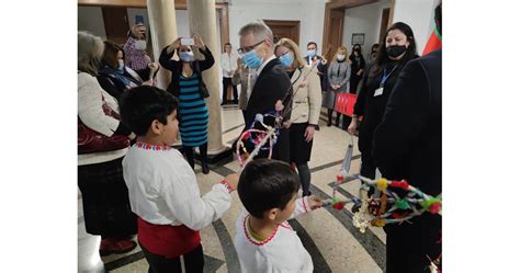 Денков Образователните медиатори се борят за бъдещето на децата