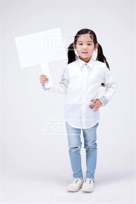 Pho407 프리진 사진 어린이 사람 Pho407f 한국인 동양인 아시아 어린아이 여자 여자어린이 소녀