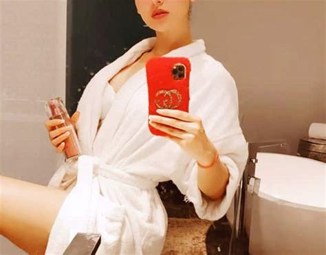 Urvashi Rautela Fans Are All In Love With The Sexiness That Is Coming In Pictures