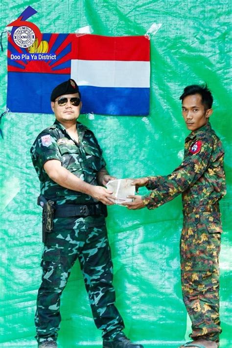 တပ်မ ၄၄ မှ တပ်ခွဲမှူးဗိုလ်ကြီး အပါအဝင် စစ်ကောင်စီတပ်ဖွဲ့ဝင် ၃ ဦး လက်နက် များနှင့်အတူ ပြည်သူ့ရင်ခ