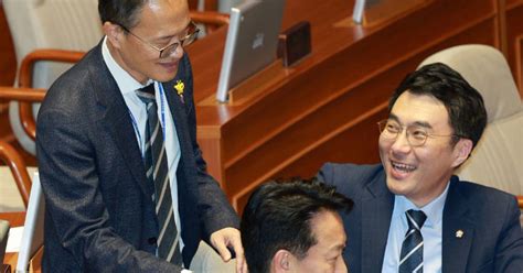 코인 논란 김남국 더불어민주연합 입당현역 14명으로