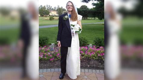 Transvrouw Trouwt Met Zichzelf Ik Ben De Liefde Van Mijn Leven