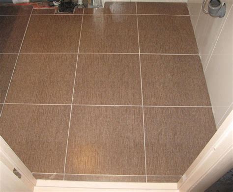 Как правильно класть плитку на пол