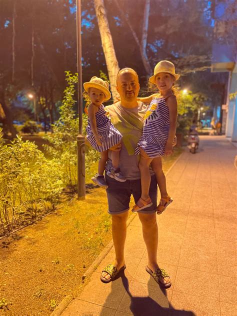 Се повеќе и повеќе сфаќам колку е важно да сум тука за нив и се повеќе и повеќе време поминувам