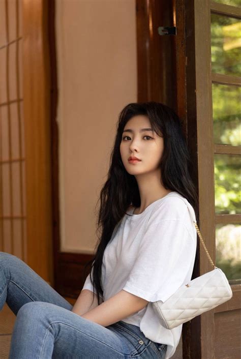 Pin By Ed Stoddard On Fei Xing Fair Xing Beautiful Asian Women Hair Inspiration