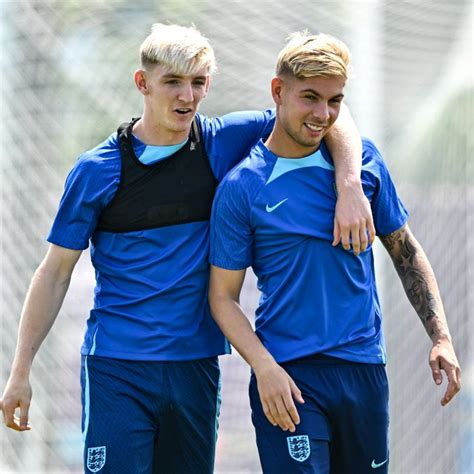 U21欧国杯决赛｜英格兰之盾对西班牙之矛 免费直播医饿波 星岛日报