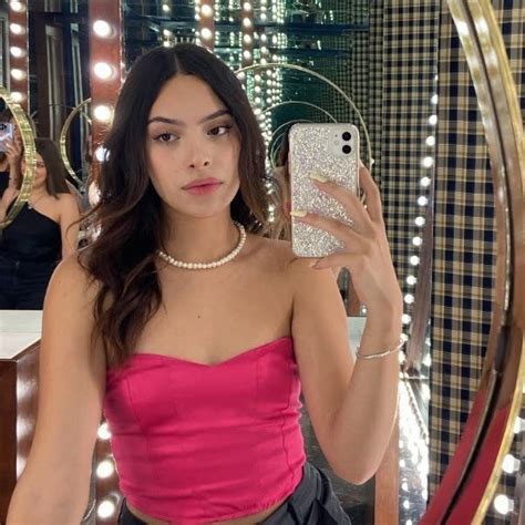 S H E I L A M O N T E S Sheilammr On Threads