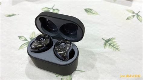【omix Y6 真無線半入耳式運動藍牙耳機】運動時減少震動音，感受音樂的純粹 Jon 就走走看看