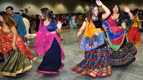 Not Just For Fun Dandiya Garba Help You Stay Fit Hindustan Times