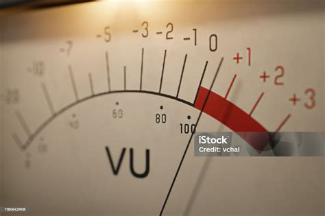 아날로그 Vu 미터 소리의 볼륨 레벨을 측정합니다 3d 렌더링 된 그림입니다 측정기에 대한 스톡 사진 및 기타 이미지 측정기 아날로그 0명 Istock
