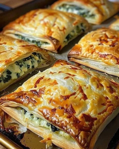Cheesy Spinach Stuffed Pastry