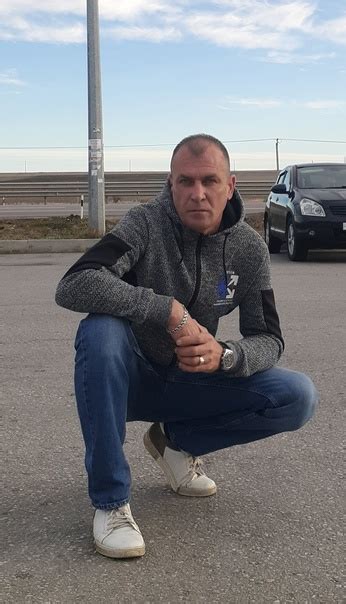 Ищу девушку для серьезных отношений до 40 Живу один Крым На авто Пишите Serg