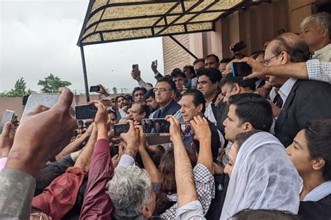 Pakistan Court Grants Interim Bail To Former Pm Imran Khan Imran Khan