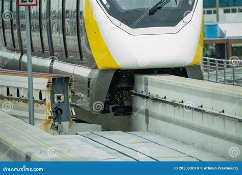 Elevated Monorail Train On Rail Guide Wheels Rubber Tire On Concrete Guideway Beam With