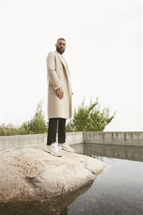 펜디 패스터 스니커즈 앰버서더로 카림 벤제마 선정 패션서울